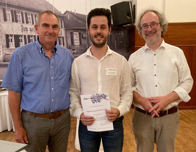 The prize for Dr. Roberto Bruschini (center) was handed over by the spokesperson of the PANDA ...